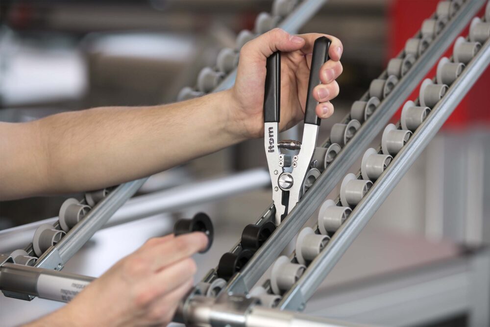 Roller Conveyor St, Assembly Pliers » AluFlex Group