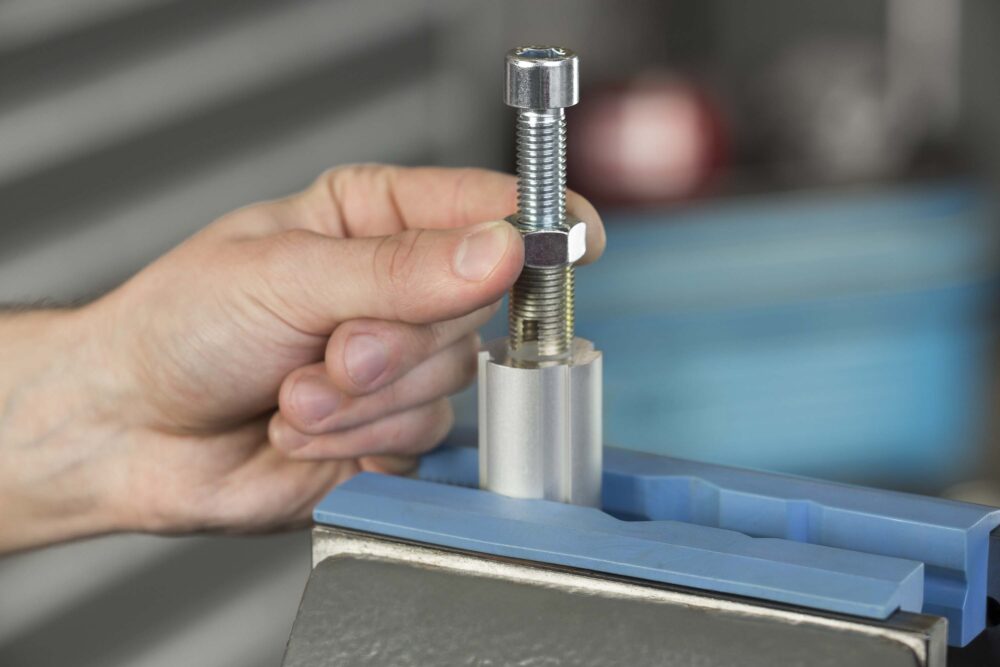 Threaded Insert, Profile Tube D30 heavy duty M10 » AluFlex Group